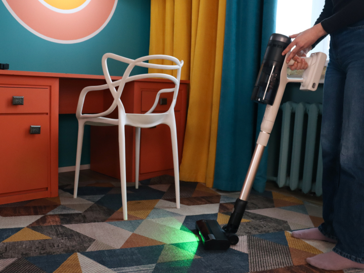 Зелёный свет на чистоту: Roborock H60 Hub Pro видит пыль там, где её не ...